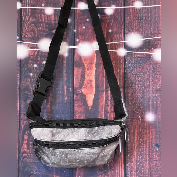 Jansport | Bags | Trans By Jansport Fanny Pack | Poshmark